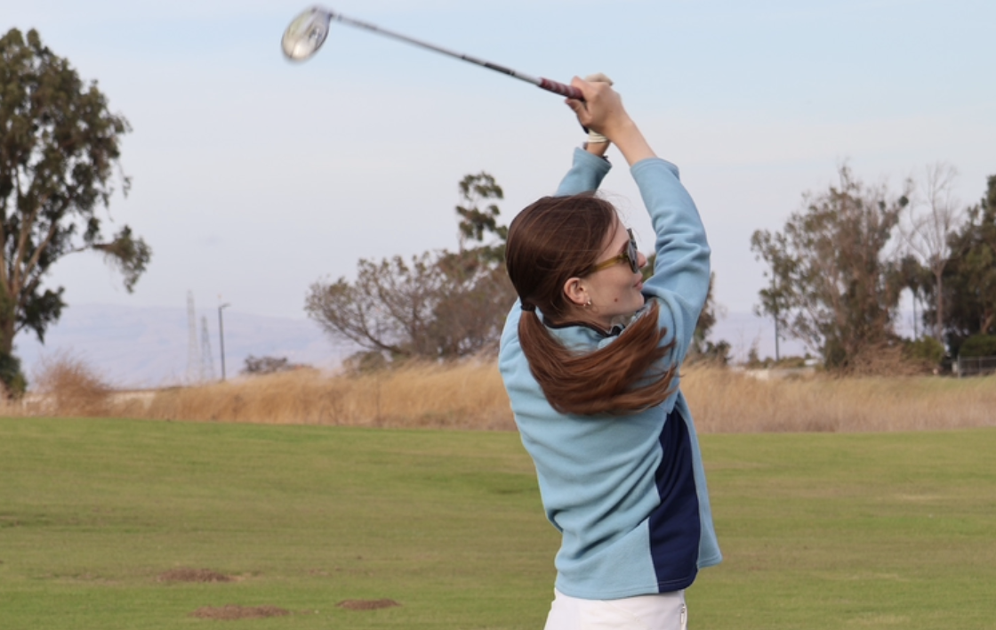 Girls Golf Narrowly Falls to Hillsdale Knights - M-A Chronicle